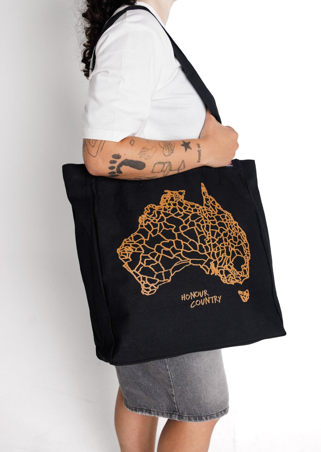 Buy Aboriginal-Designed Tote Bags in Australia – Clothing The Gaps